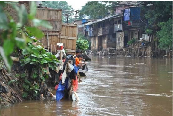 Het water staat de inwoners van Jakarta tot de lippen - OneWorld