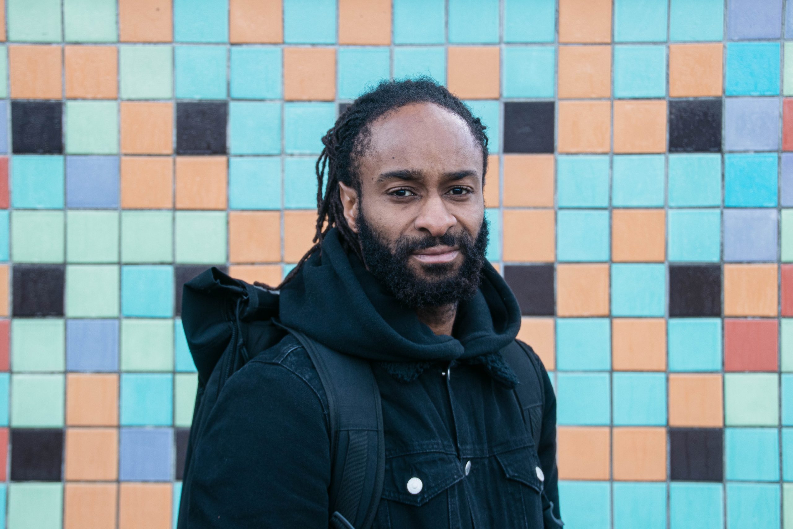 Zawdie Sandvliet leert zijn studenten over hun eigen koloniale verleden ...