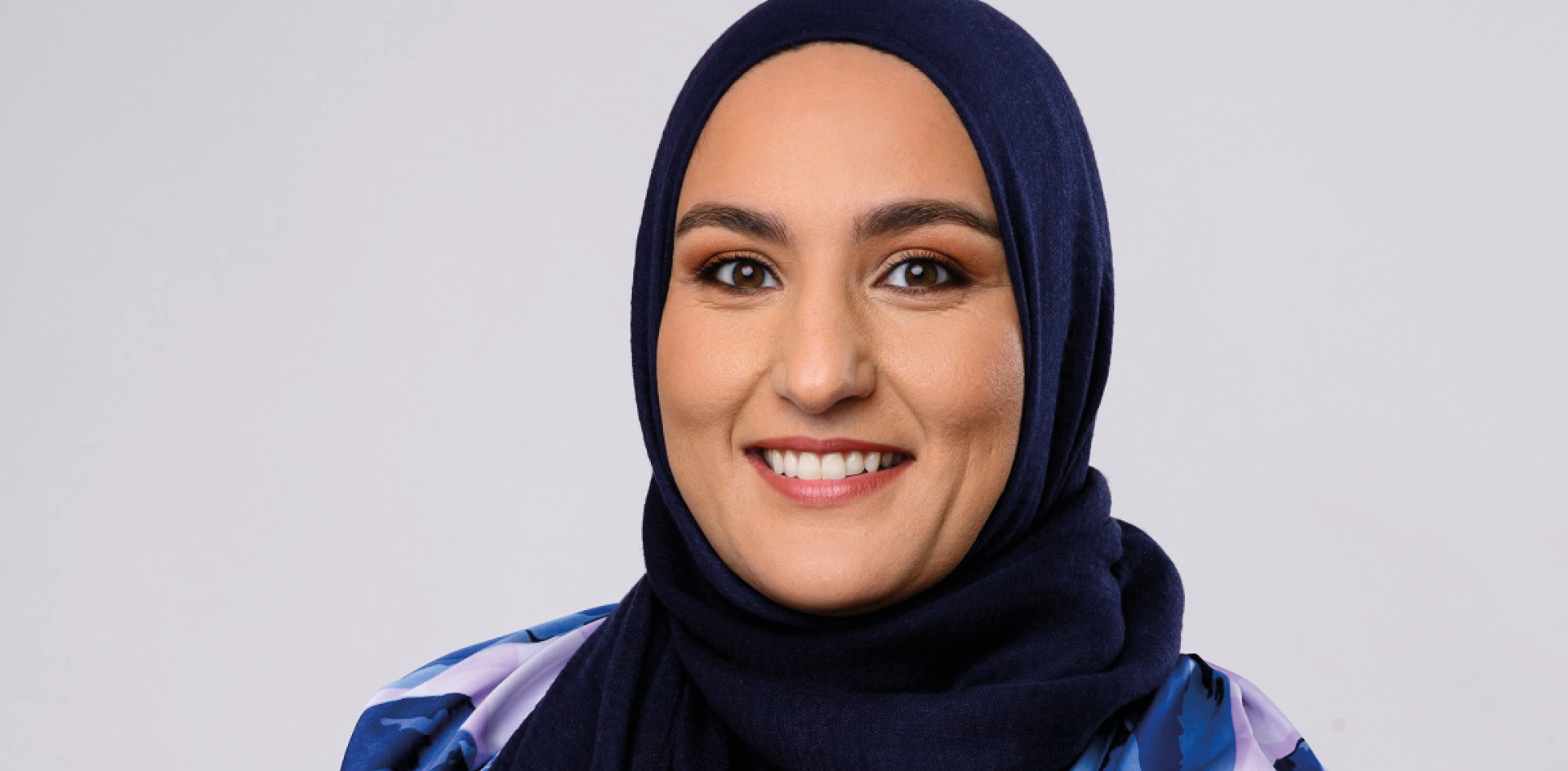 Nora Akachar inter­viewde queer moslims: ‘Haat­reacties laten het taboe ...