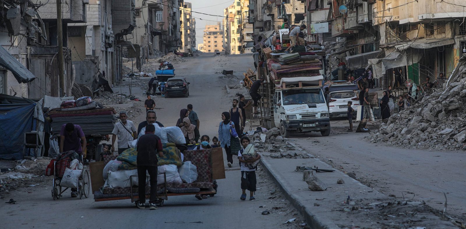 Journalist (26) ontvlucht Gaza-Stad: ‘Palestina krimpt met de dag ...